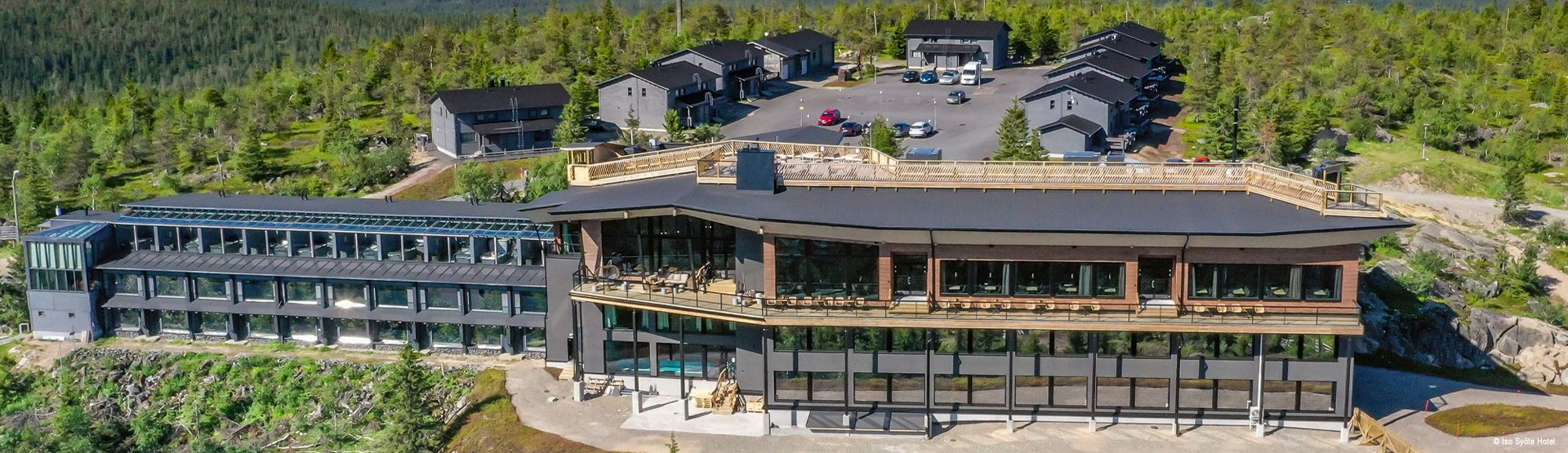 Arctic Hilltop Hotel Iso Syöte im Sommer